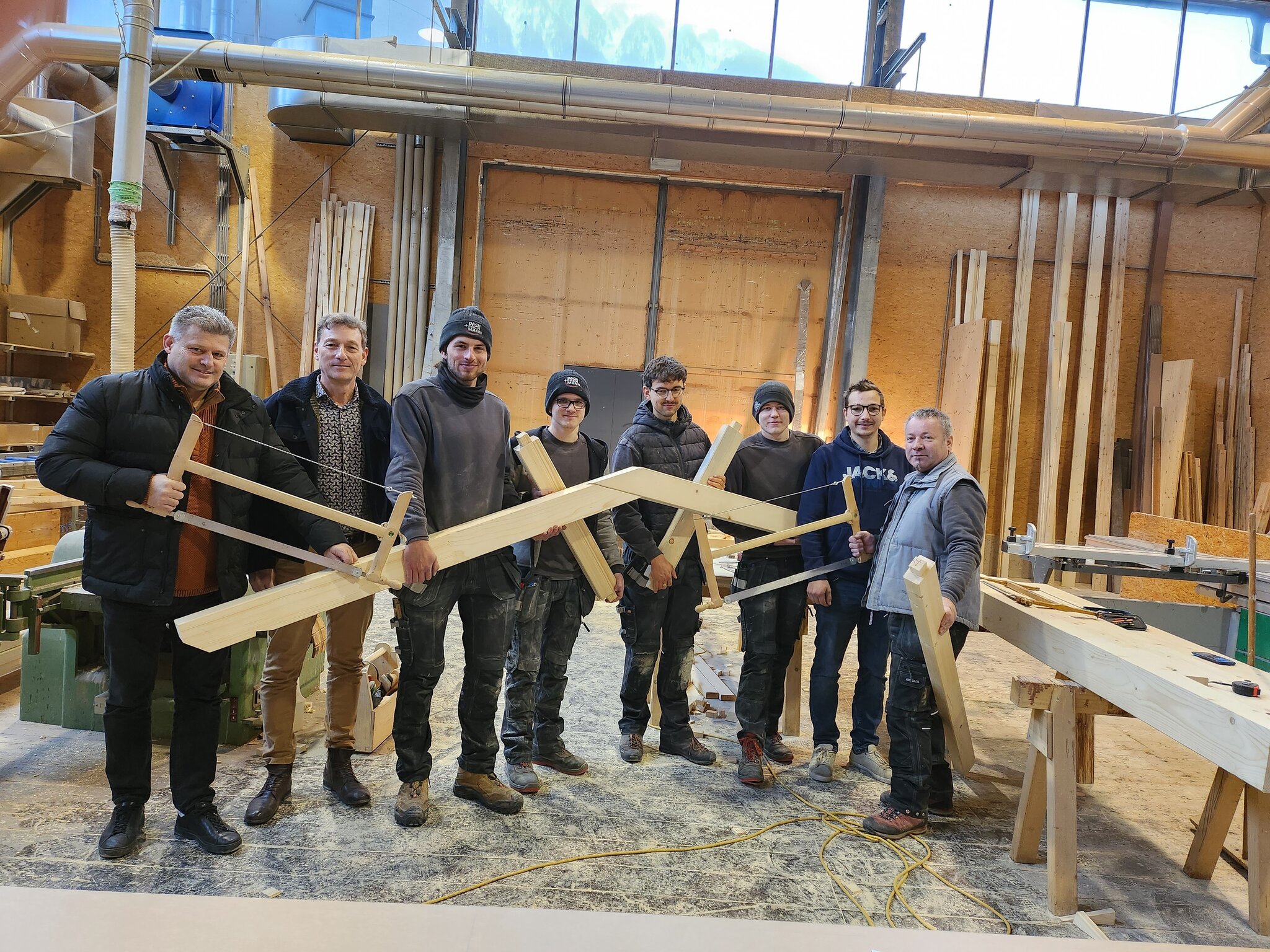 Pettnau bekommt Unterstützung von Dach+Fach: Spielhaus aus ...