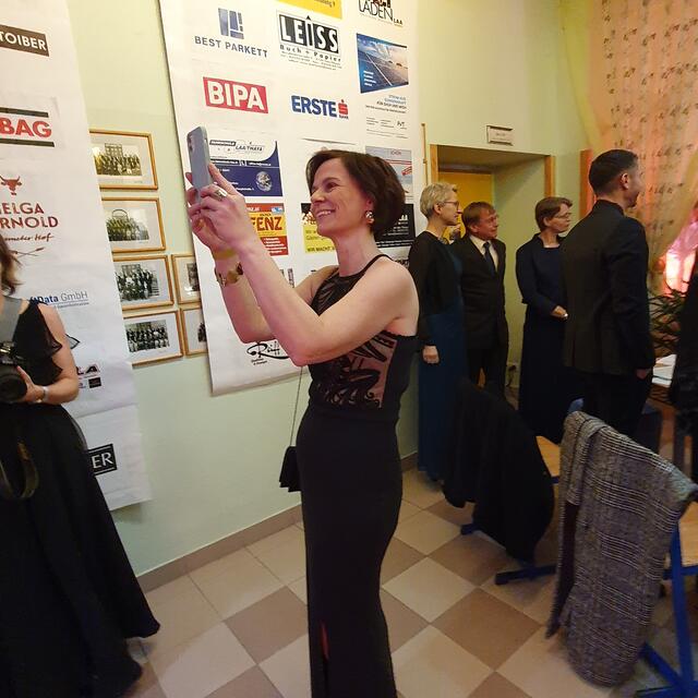 Das gesellschaftliche Ereignis: Der Oktavanerball im Gymnasium Laa ...