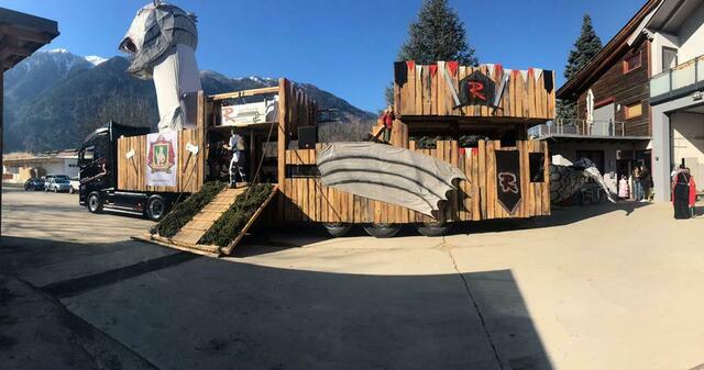 Faschings-LKW: Reiterer und Co. bereichern den Spittaler Faschingsumzug ...