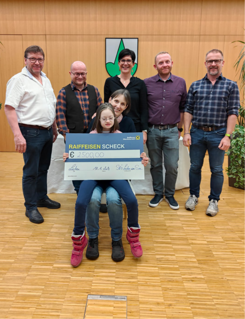 Weihnachtsbaumaktion in Lochen: Magdalena erhält 2.500 Euro für ...