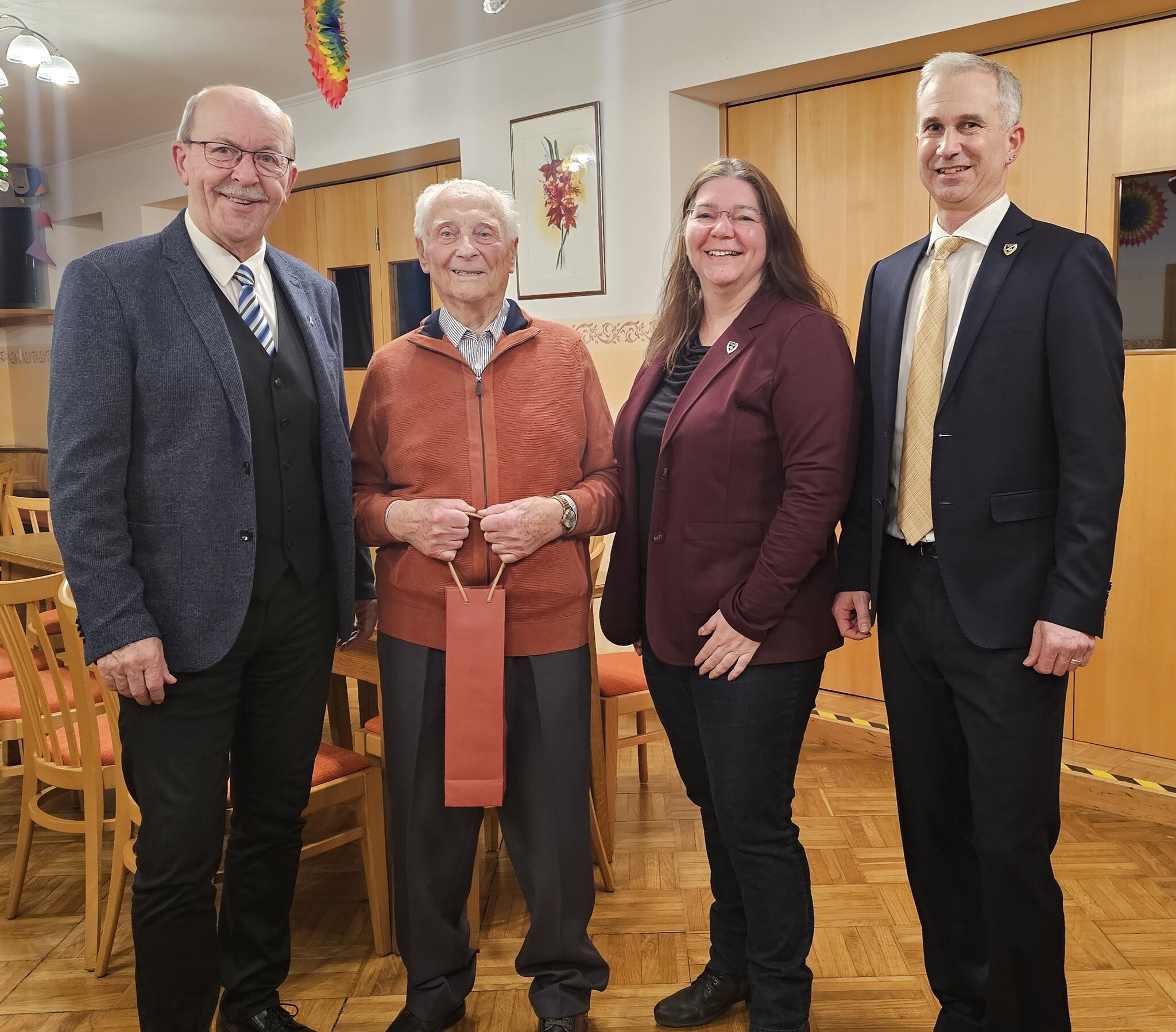 Ältester Weinburger feiert: Leopold Fasel wird stolze 96 Jahre alt ...