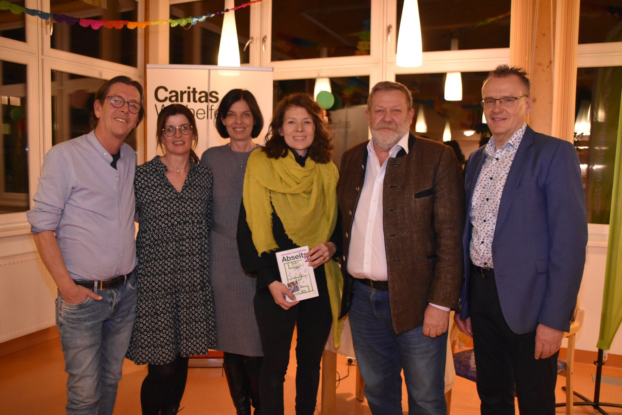 Fulpmes/Telfes: Johanna Constantini präsentierte ihr Buch "Abseits 2 ...