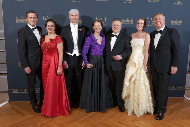 Hofburg: Beim Ball der Wiener Wirtschaft 2024 feierte man die ...