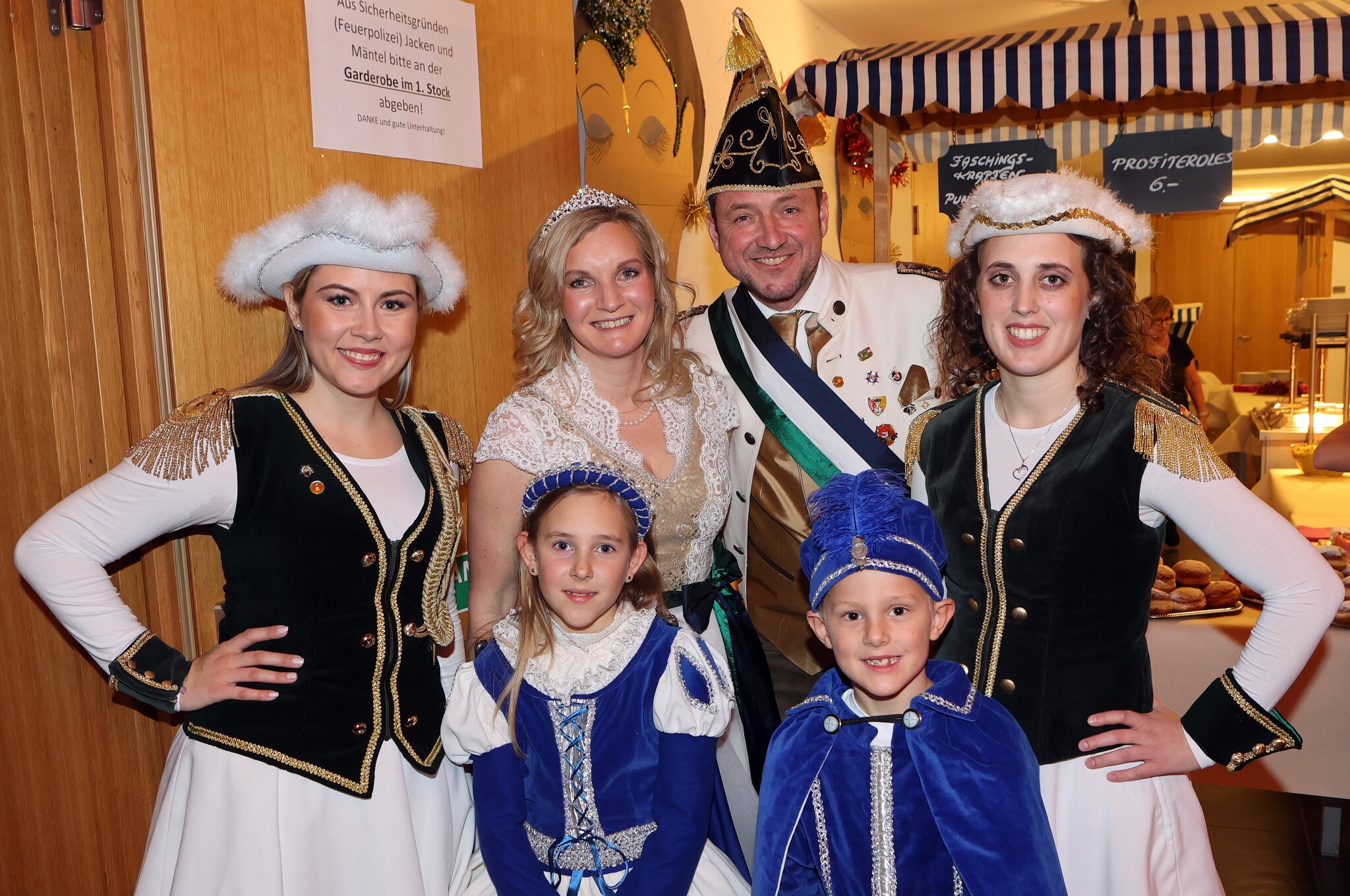 Bildergalerie: Großer Andrang bei Faschingspremiere in Feldkirchen ...