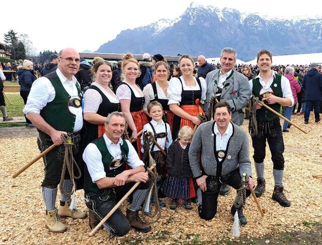 Rupertigau Preisschnalzen: Über 2000 Schnalzer auf der Festwiese in ...