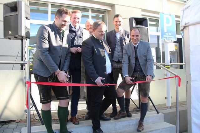 In St. Stefan im Rosental: Feierliche Neueröffnung der Raiffeisenbank ...