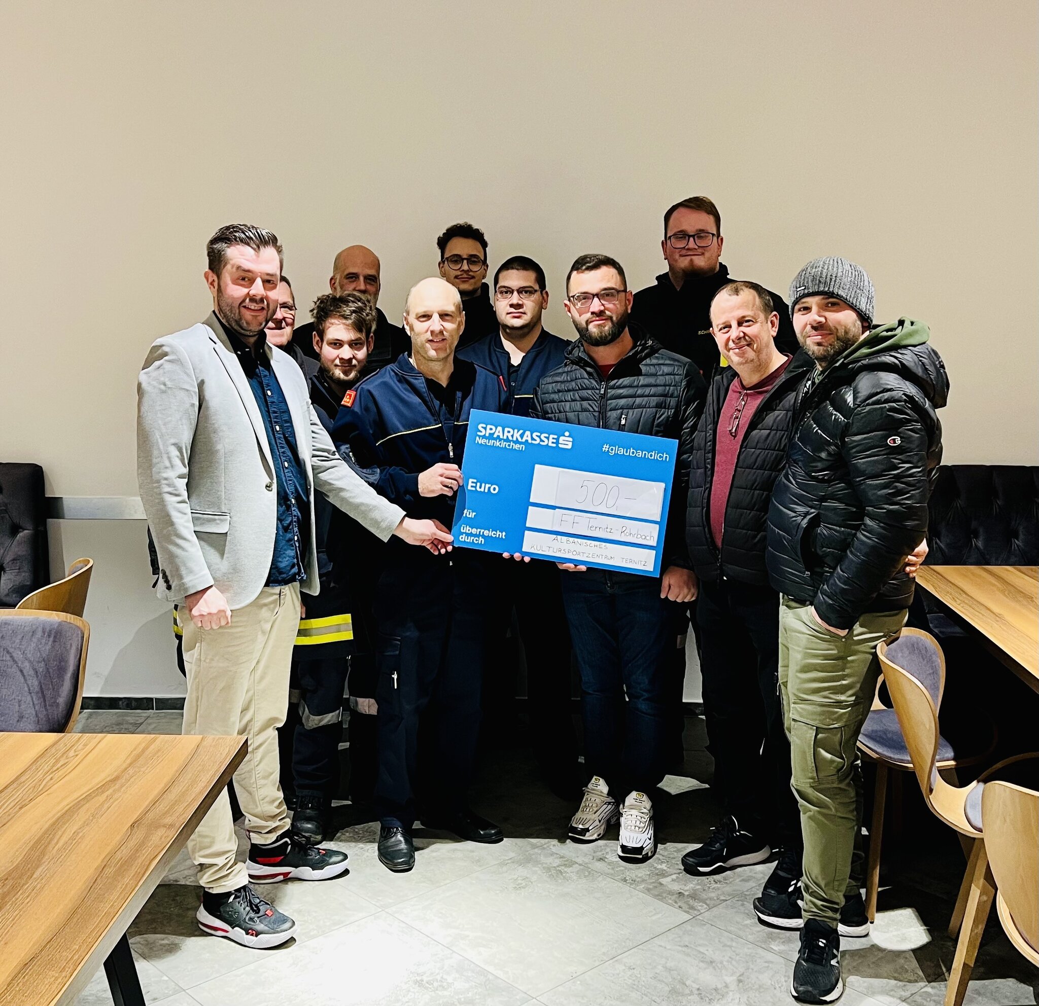 Ternitz-Rohrbach: Kulturverein überraschte Feuerwehr mit Spende ...