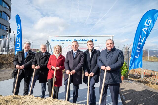 Spatenstich "SAFE Port of Linz": Linzer Hafen erhält mobilen ...