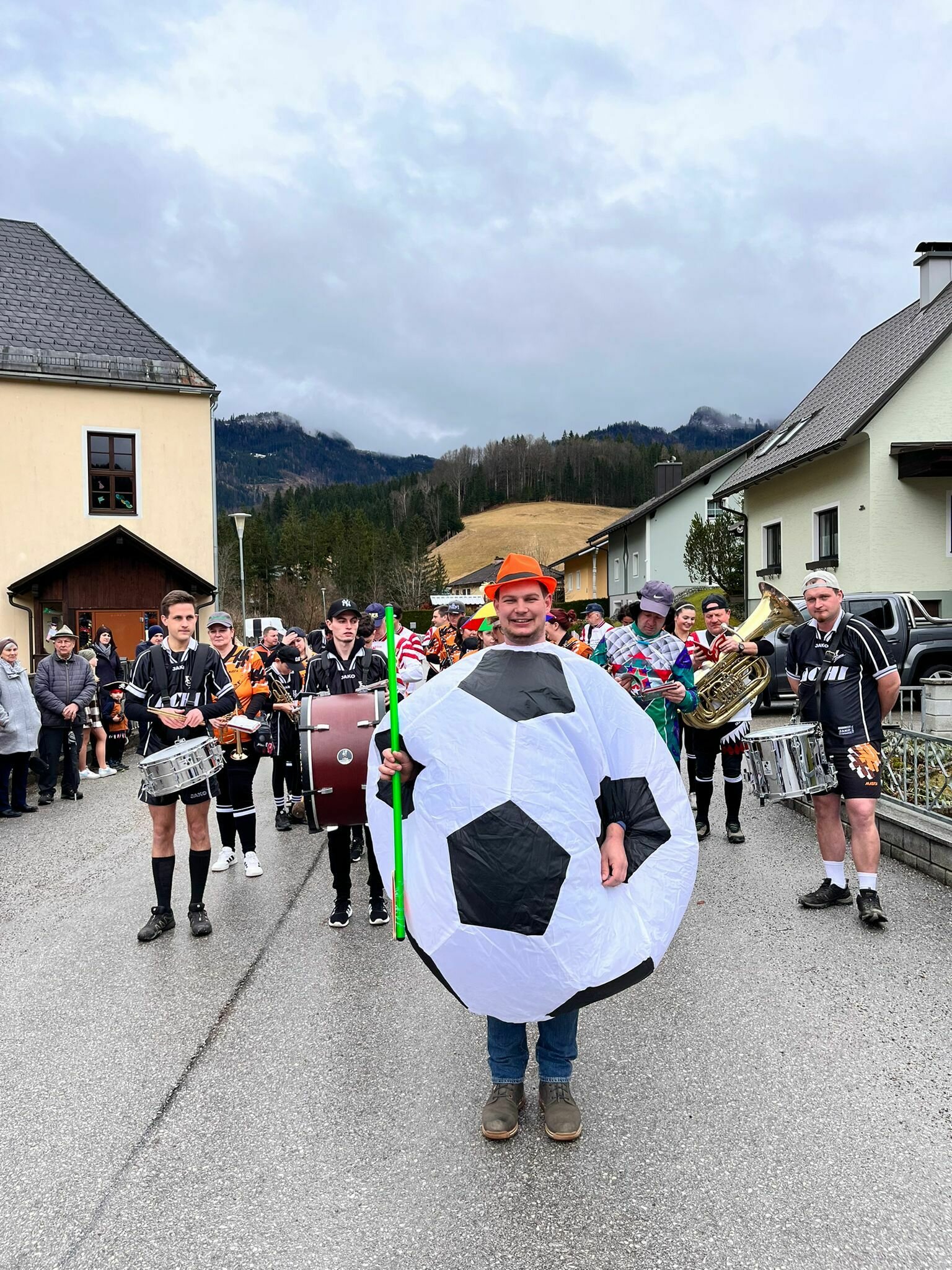 Gamser Fasching: Anpfiff zur Fußball-Europameisterschaft - Liezen