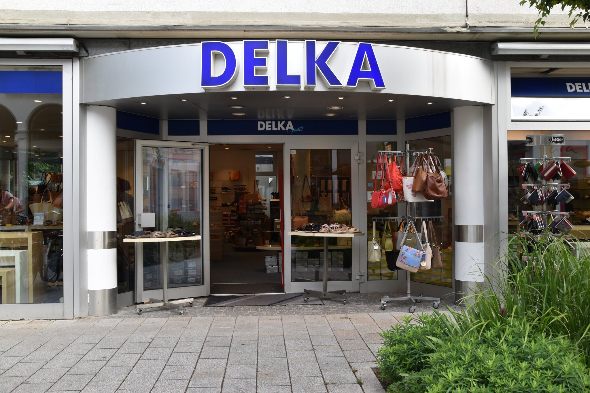 Schuhe: Humanic eröffnet im April in ehemaligen Delka-Filiale in Baden ...