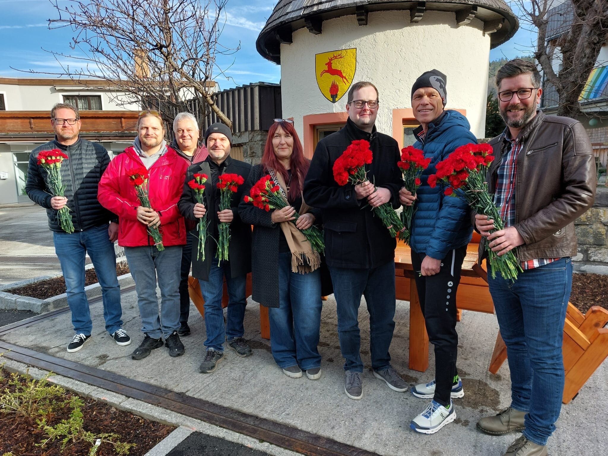 Aktion "Liebe in Zeiten der Politik": SPÖ Lilienfeld verteilt ...