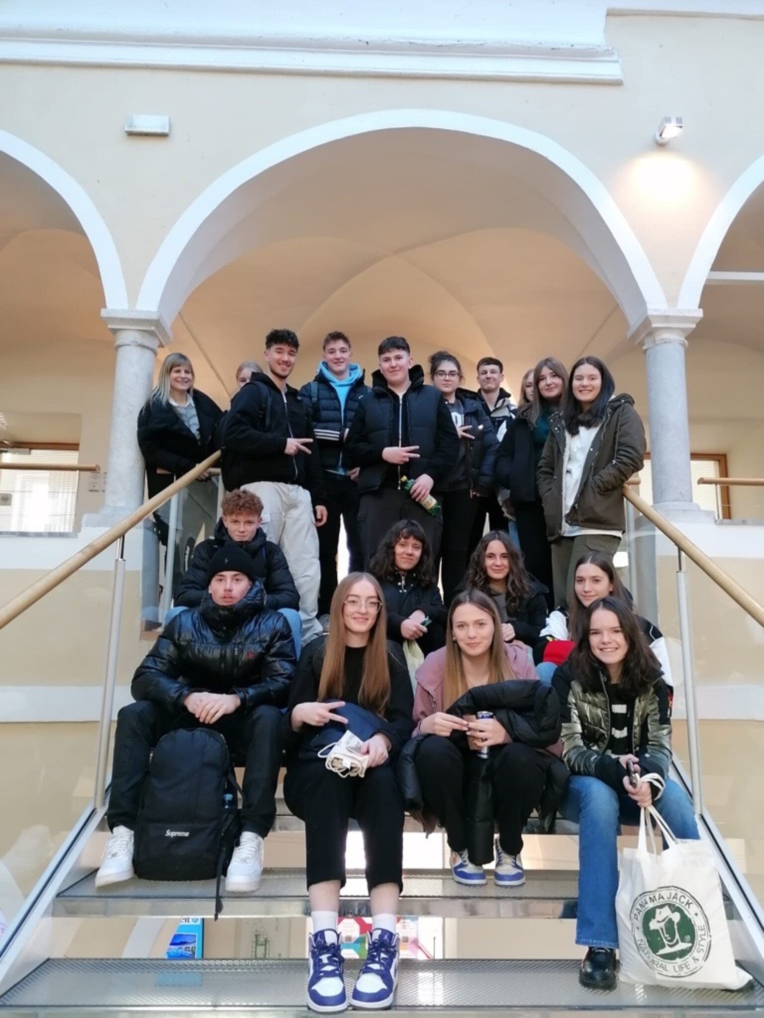 Kreative Jungunternehmer:innen der HAK Spittal: Innovationsworkshop ...