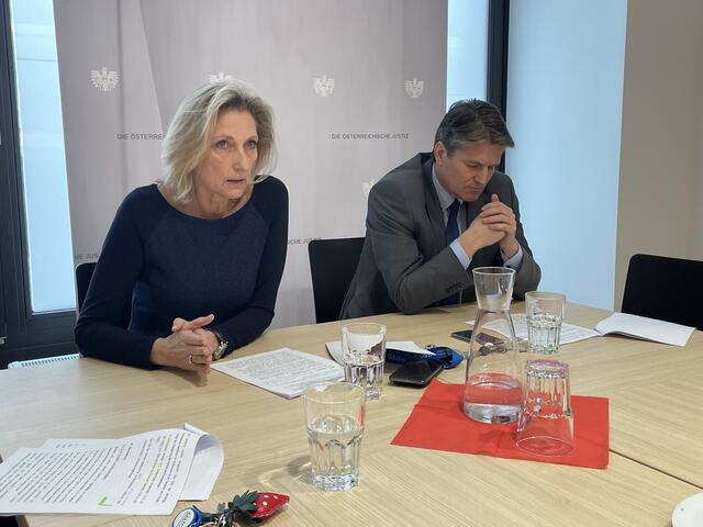 Personalpläne der Staatsanwaltschaft: Wiener Neustädter ...