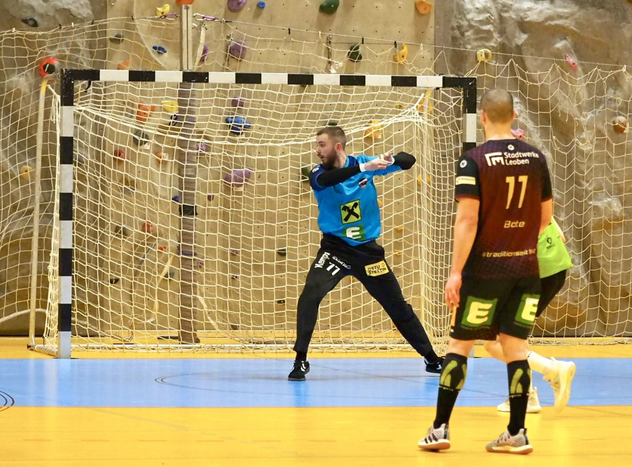 Handball: Der West-Wien-Express brauste durch die Sporthalle Donawitz ...