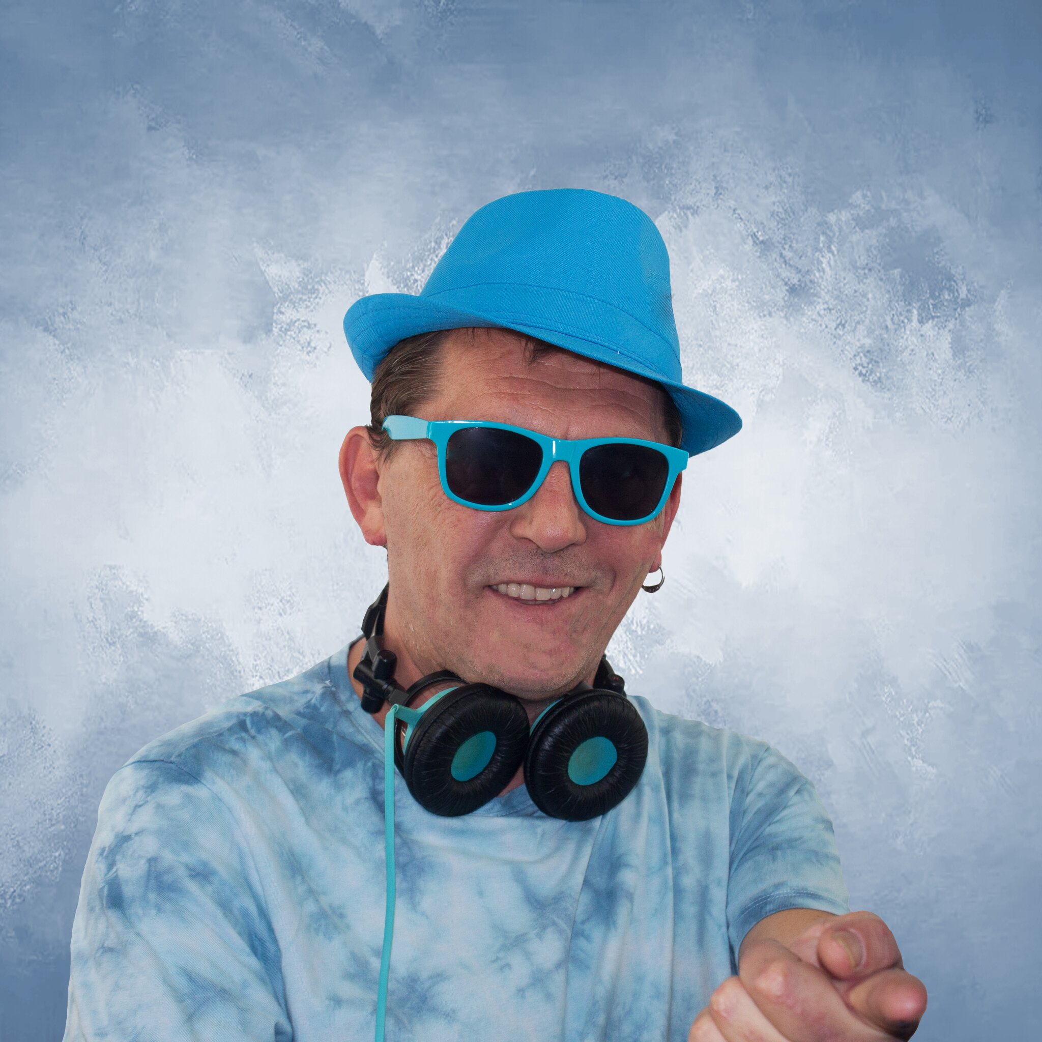 „Pfiat di & Tschüss“: Neues Musikprojekt von Deutsch-Wagramer DJ ...