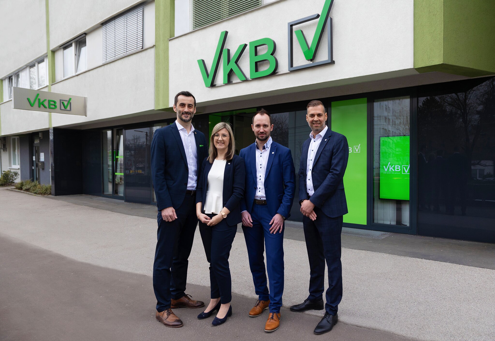 60 Stunden Beratung pro Woche: VKB eröffnet neue Filiale in Linz ...