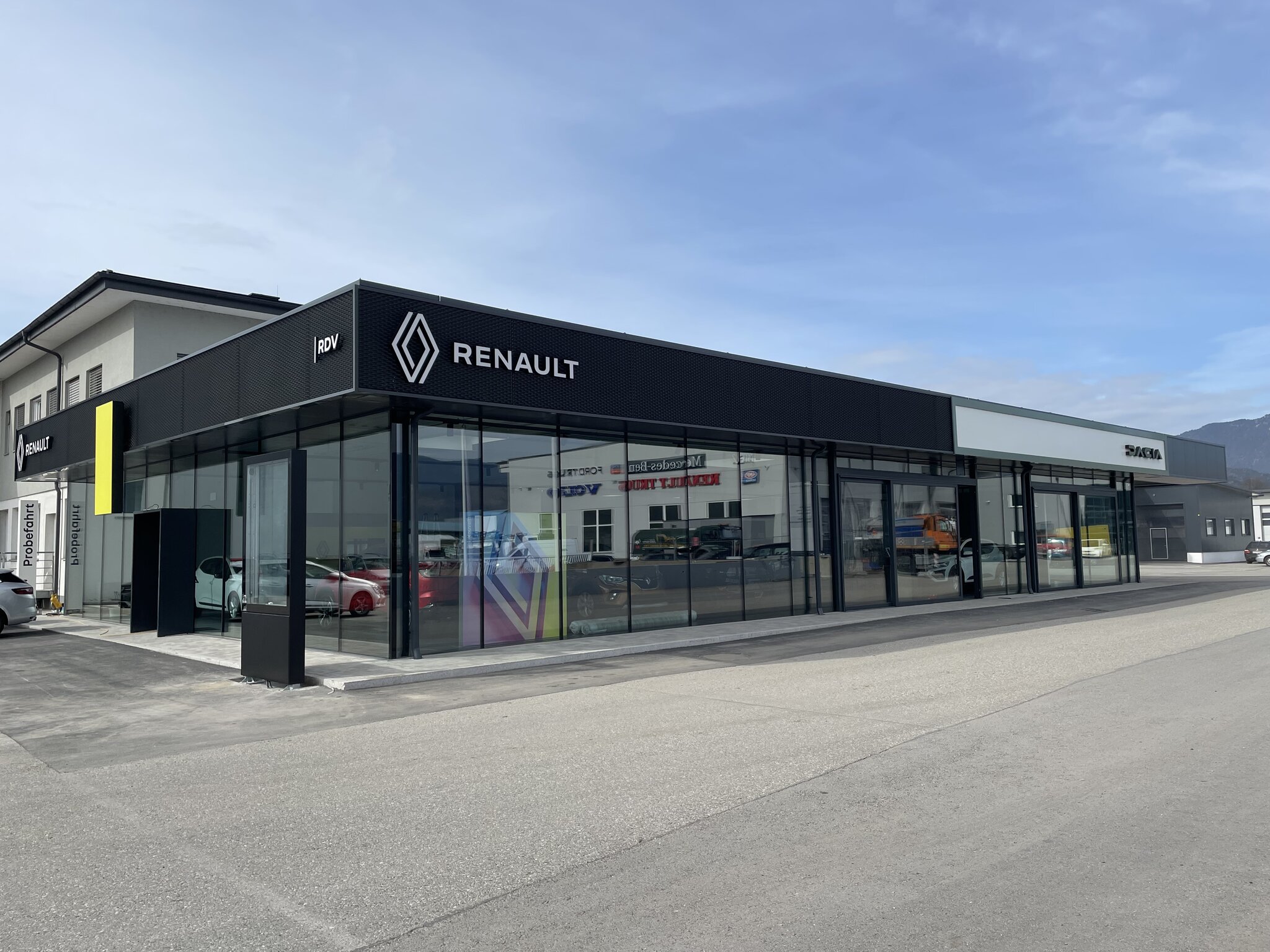 Expansion: Mercedes Flagship-Store holt Renault und Dacia an Bord - Villach