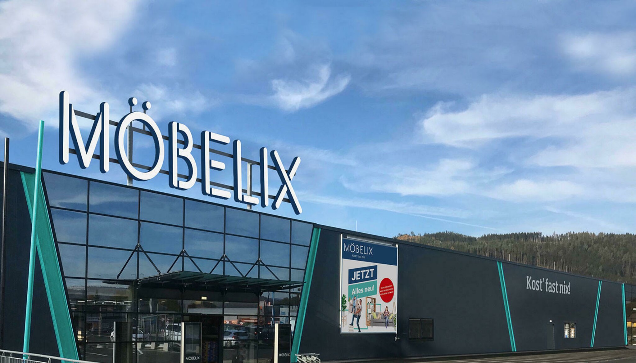 Die Erfolgsgeschichte des Möbeldiskonters: Möbelix feiert 35. Geburtstag