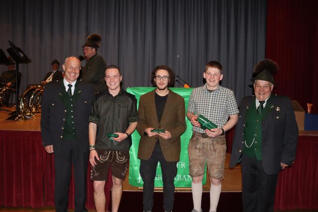 Erfolgreicher Kurs: Zeugnisverleihung des Jungjägerkurses 2024 - Landeck