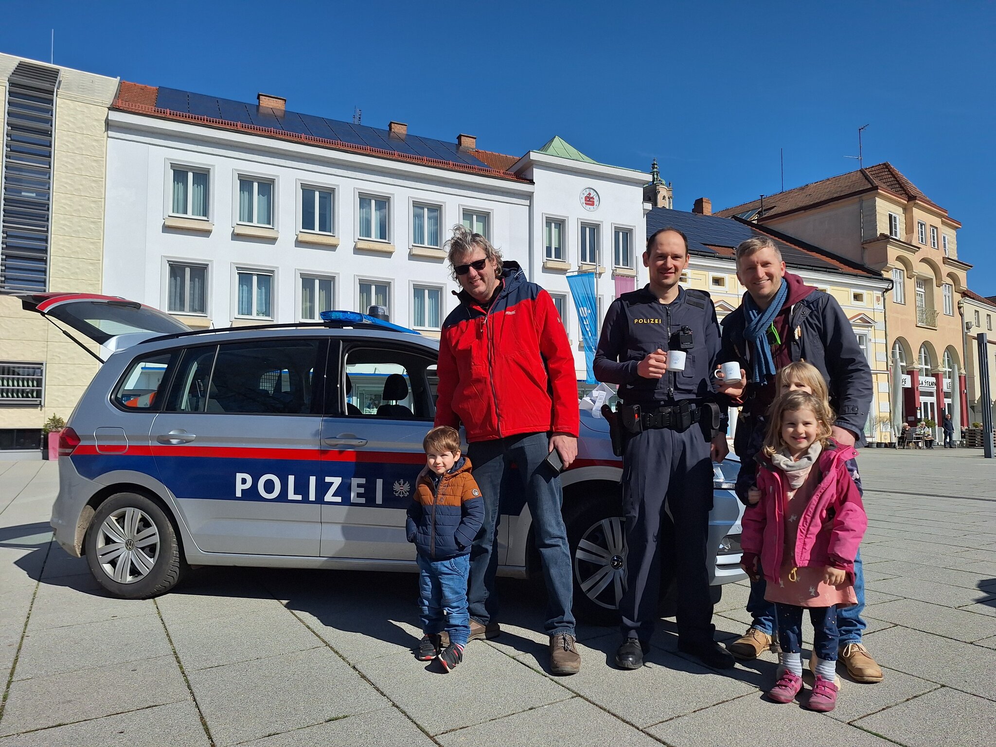 Öffentlichkeitsarbeit: Coffee with Cops am Rathausplatz Herzogenburg - Herzogenburg/Traismauer