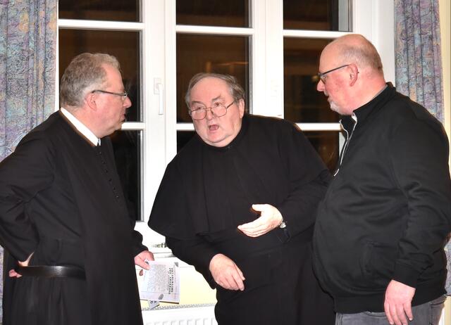 Theater in Hadres: Themen im Theater sind im echten Leben nicht lustig ...