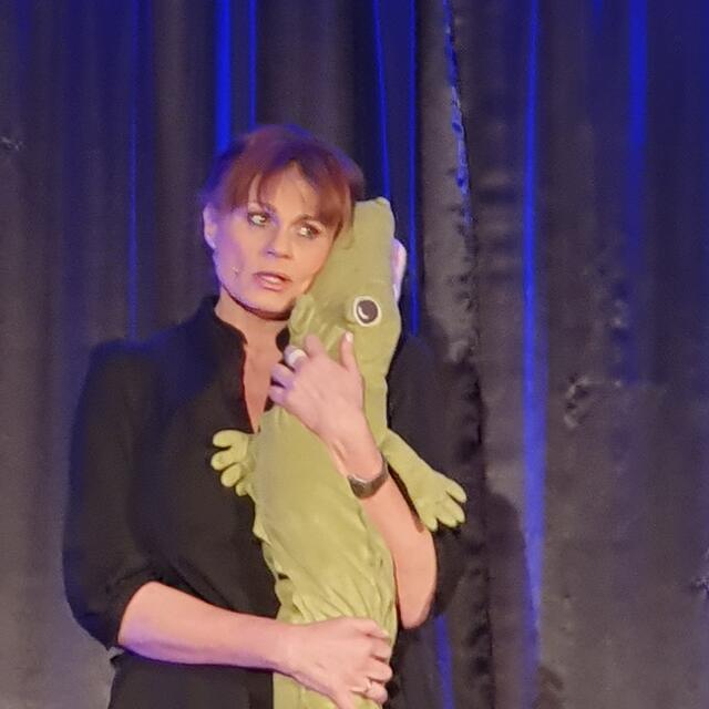 Die Kabarett-Schiene passt in Frättingsdorf: Eva-Maria Marold in der ...