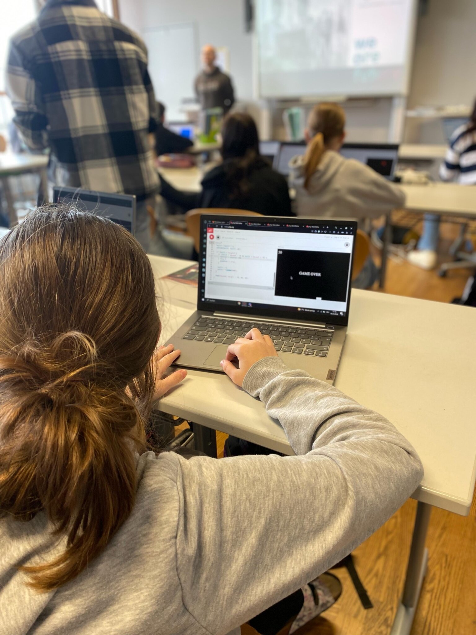 Mittelschule Pregarten: Erste Schritte im Programmieren gelernt - Freistadt