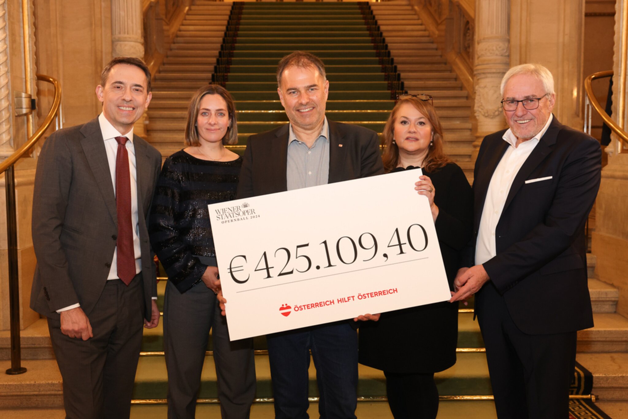 Für Menschen in Not: Wiener Opernball lukrierte 425.109,40 Euro Spenden ...