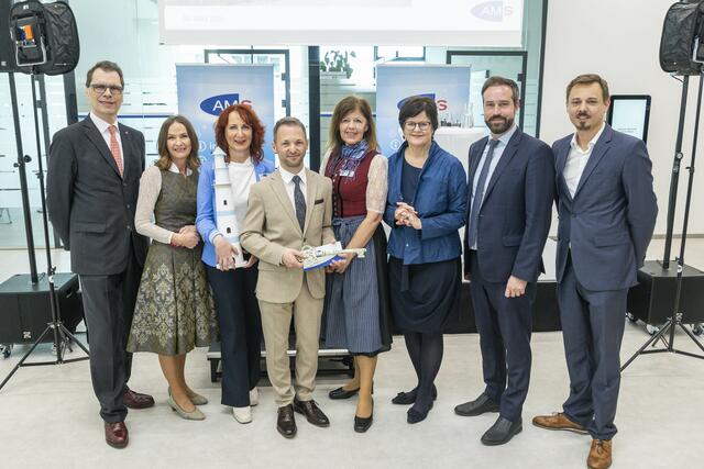 Arbeitsmarktservice: Neue Geschäftsstelle in Itzling eröffnet ...