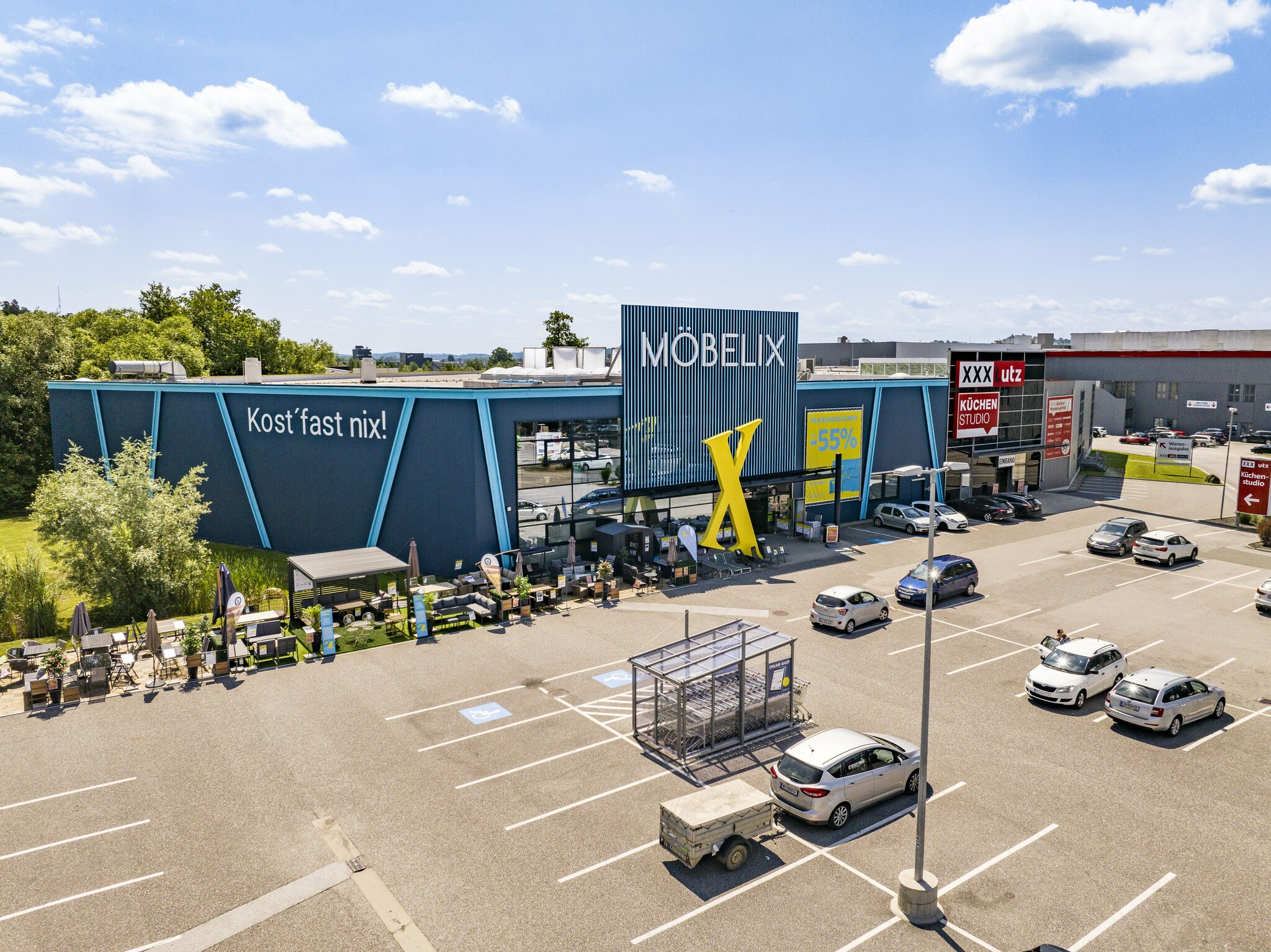 Möbelix feiert 35. Geburtstag - Wels & Wels Land