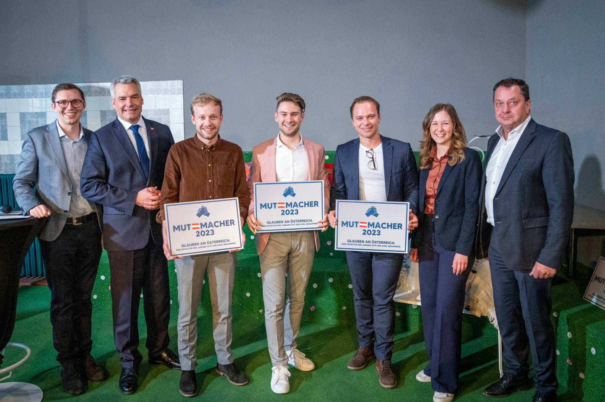 "Mutmacher": Bundeskanzler übergab Auszeichnung an drei Perger - Perg