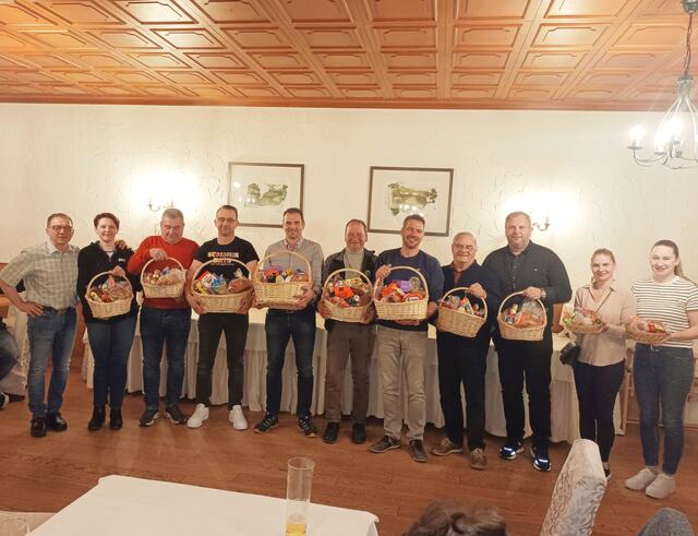 Traditionelles Osterpreisschnapsen beim Friesacherhof in Prebl - Lavanttal