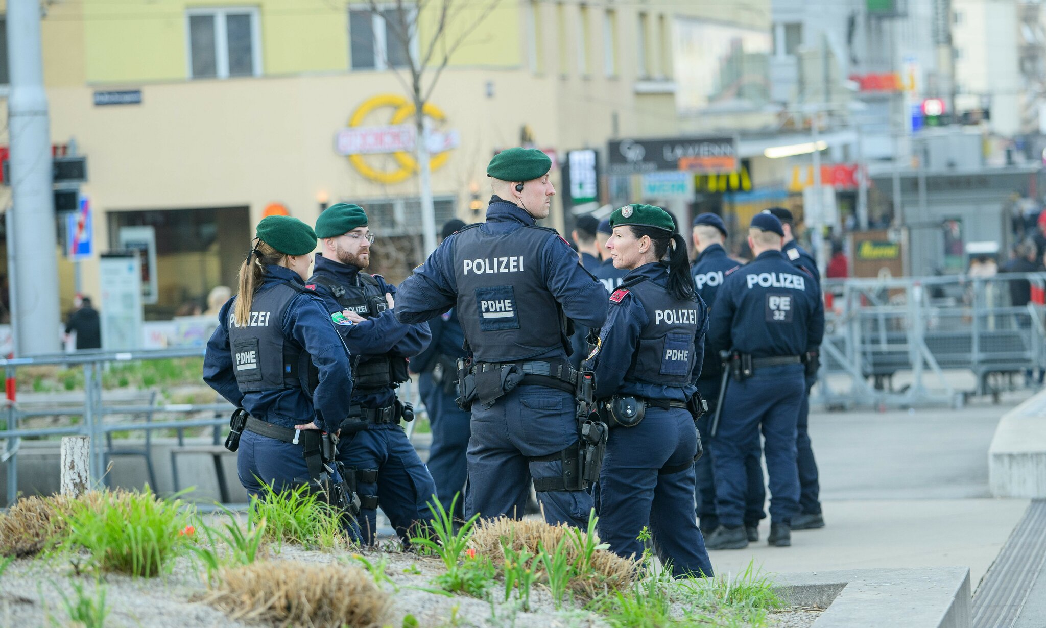 Am Reumannplatz: Nur Stunden nach Karner-Besuch nächste Messerattacke ...