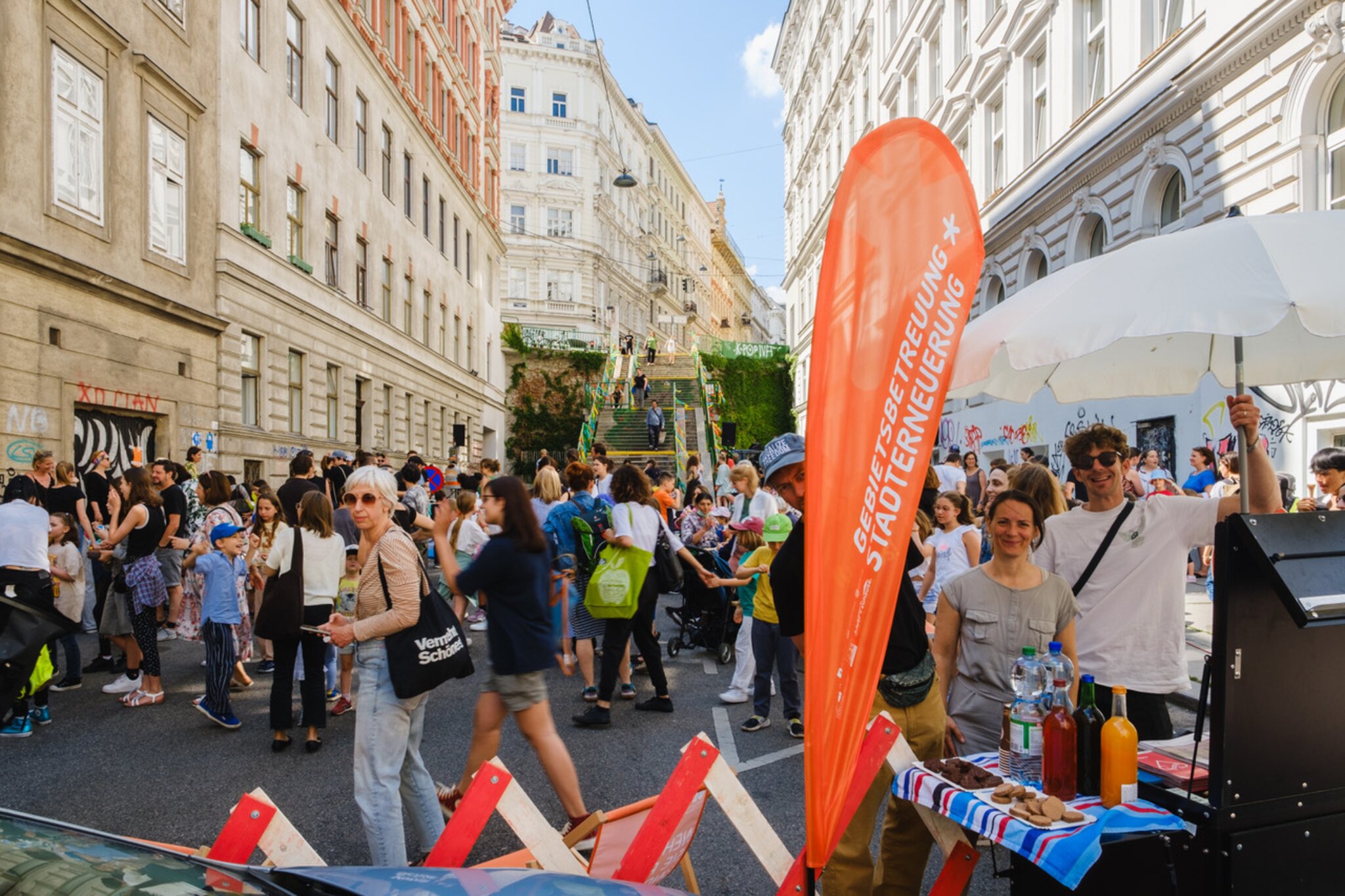 Galerie am Park: Die GB* tourt wieder durch die Mariahilfer ...