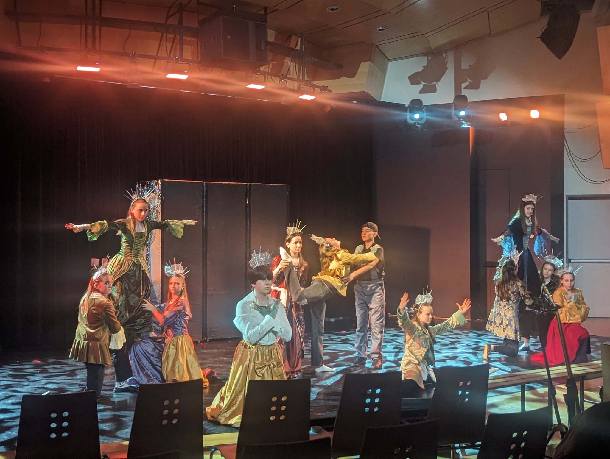 Musical: Musikmittelschule Weiz rockte die Bühne mit "Dance of the ...