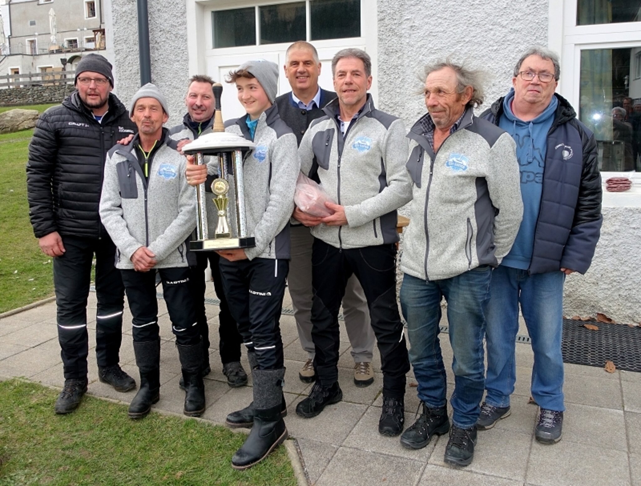 Eisschützen Saisonabschluss in Jochberg: Gasteig gewinnt Pokalschießen ...
