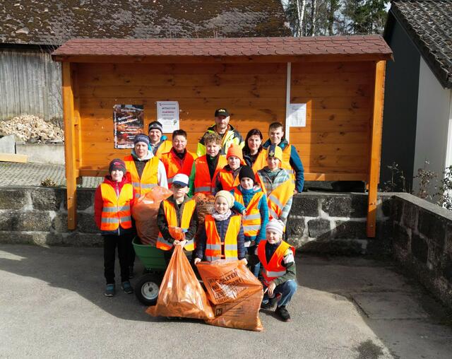 Frühjahrsputz: Fleißige Müllsammler in Goschenreith unterwegs ...