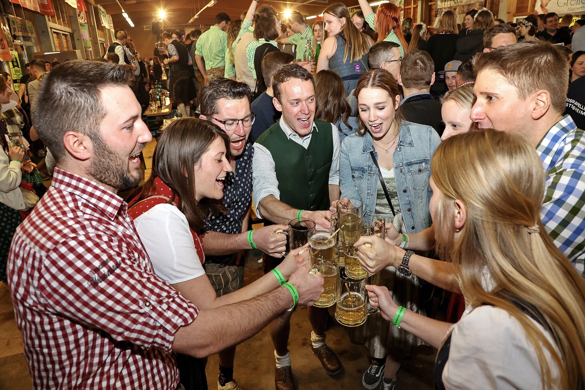 LJ Schwanenstadt: Mostweekend in Niederthalheim läutet Festl-Saison ein ...