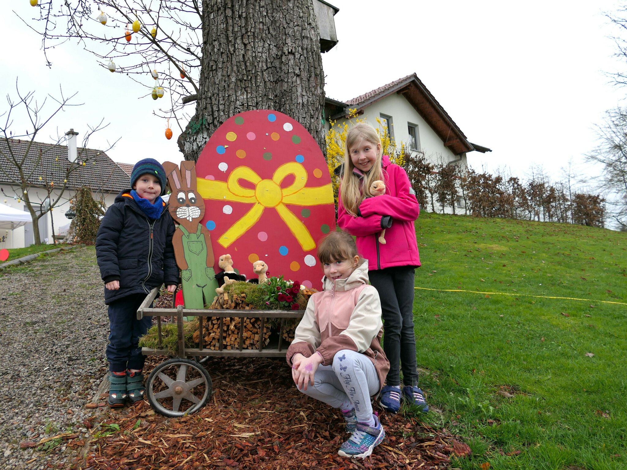 Osterausstellung am Straußenhof Halmer: Der Osterhase bringt extra ...