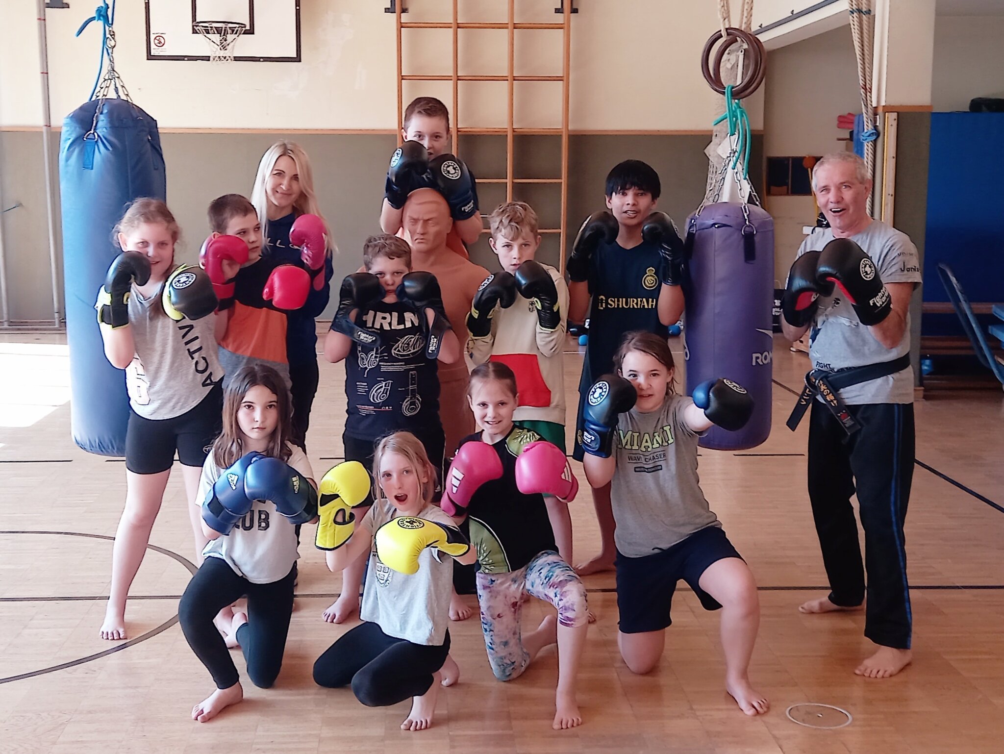 Kampfsport: "Fit for Kids": Kickboxen mit Josef Renz in St. Veit ...