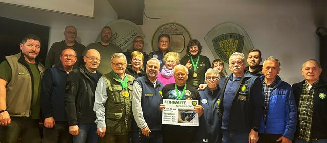 Gewaltiger Andrang in Mistelbach: Osterschinkenschießen beim ...
