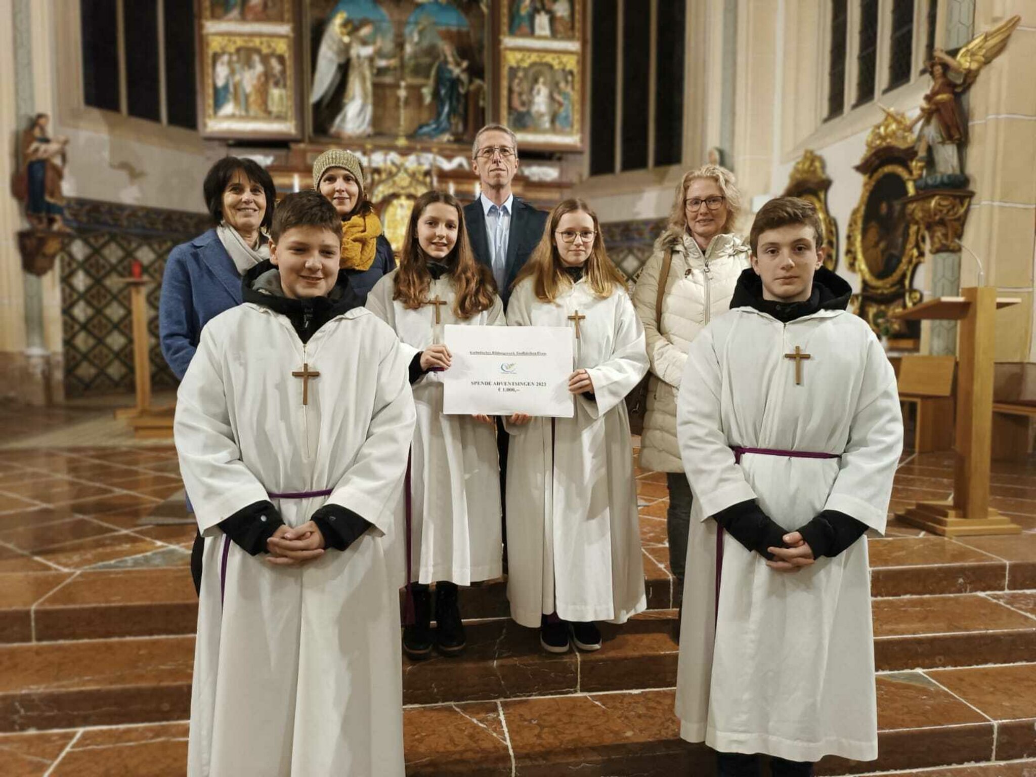 Taufkirchen an der Pram: Nach Adventskonzert gab es Spende an die Ministranten - Schärding