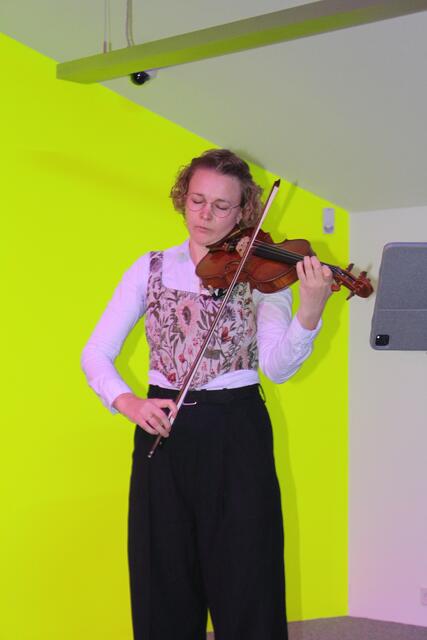 Konzert im Klocker Museum: 40 Orte: Annette Fritz auf der Violine ...