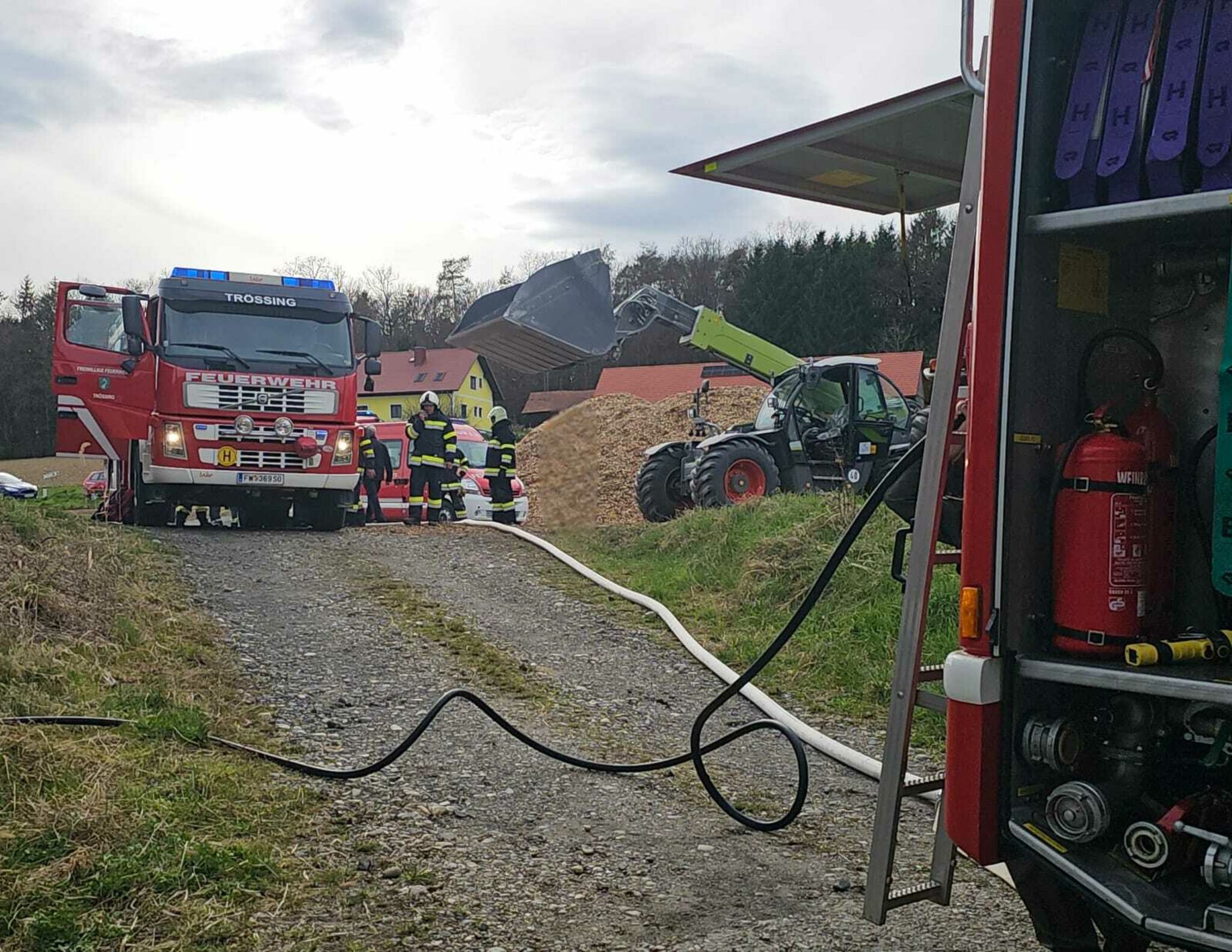 Bierbaum am Auersbach: Fünf Wehren verhinderten Großbrand auf einem Hof ...