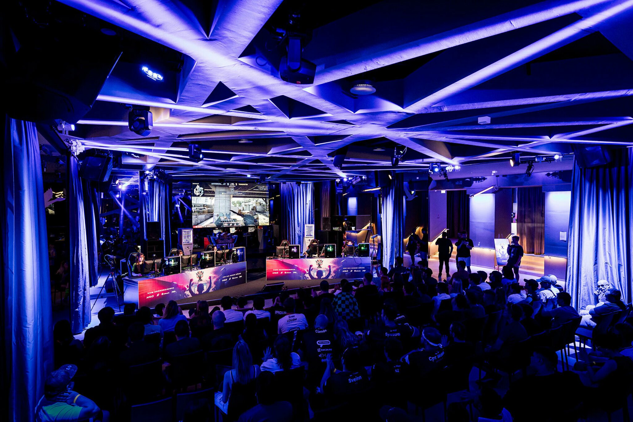 Red Bull For The Win 2024 - Turnierstart in Wien: Freizeitgamer fordern ...