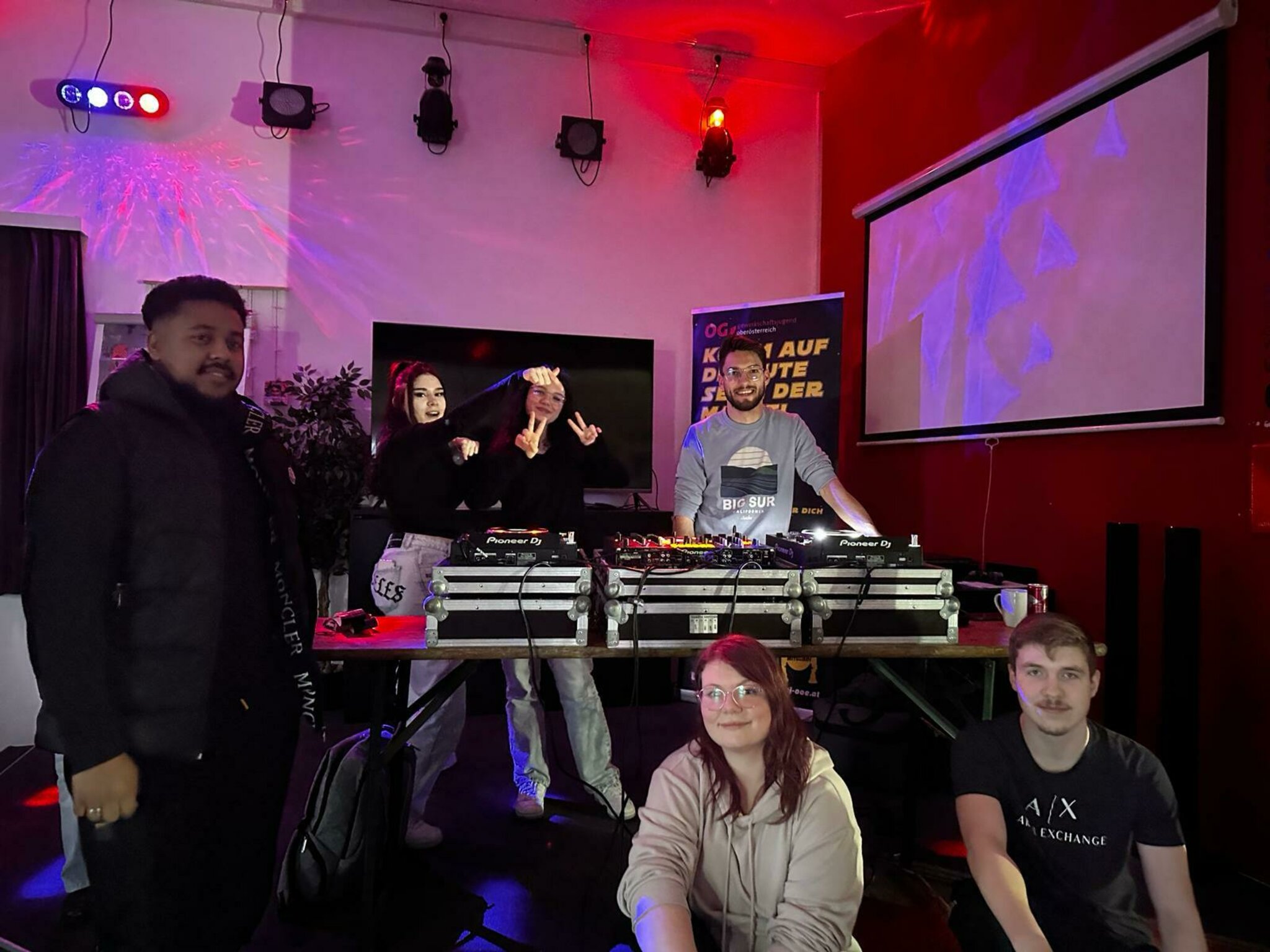 ÖGJ Jugendcafé Leonding: Mixing Talents beim DJ-Workshop erlebt - Linz-Land