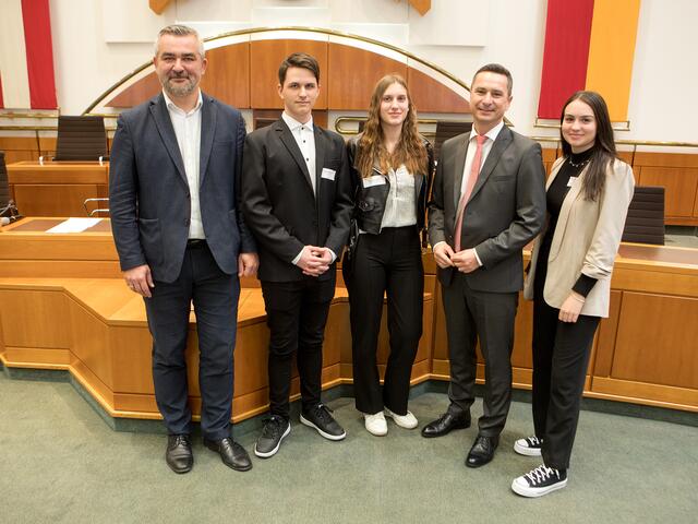 Projekt "Jugend im Landtag": HAK Oberpullendorf zu Gast in Eisenstadt ...