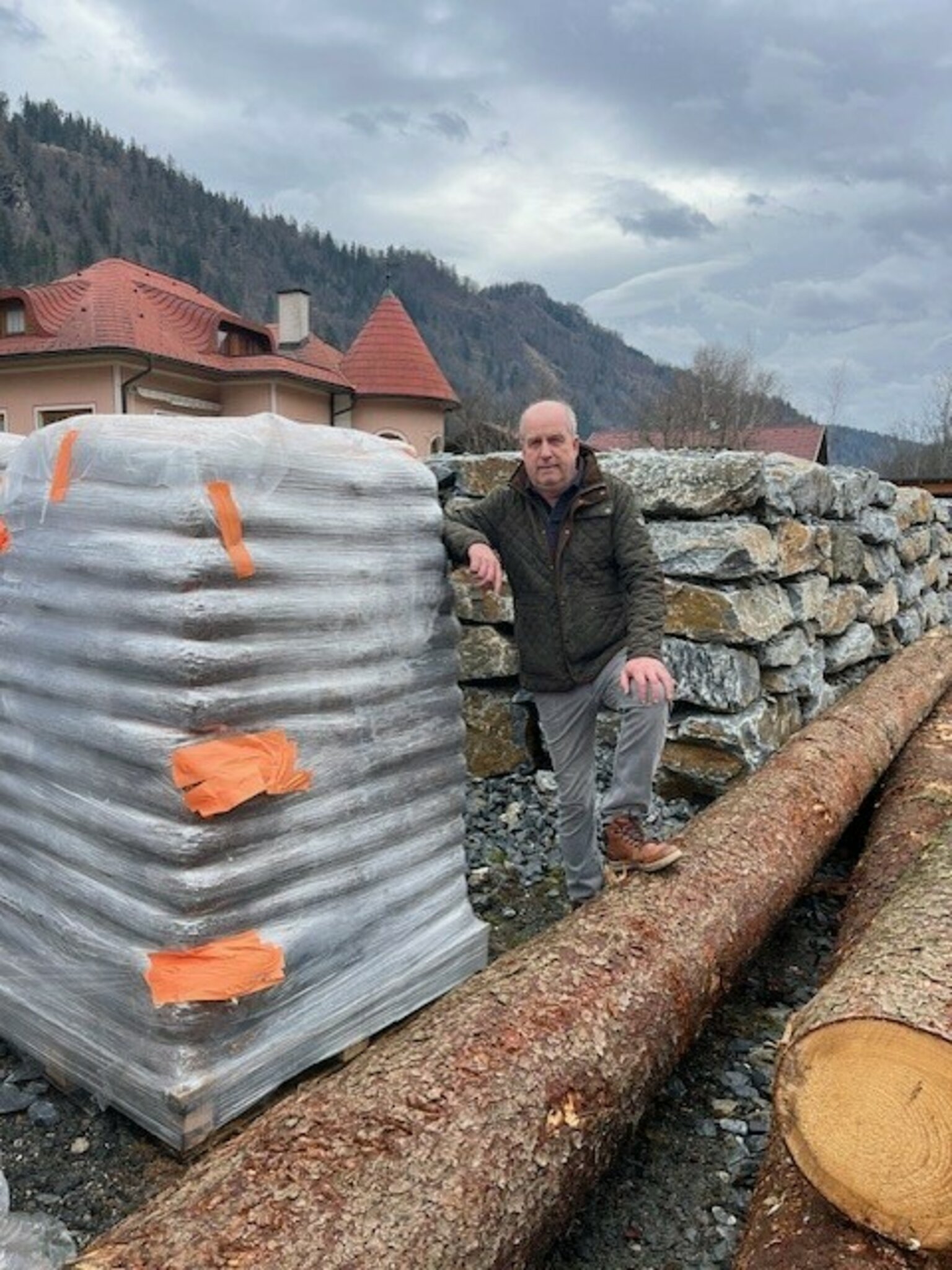 Pellets: Die Familie Sorger sorgt mit dem Verkauf von Pellets für warme ...