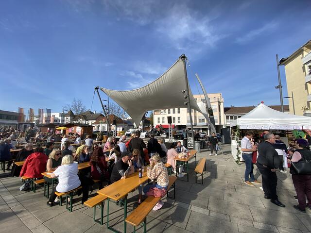 Live-Programm von April bis Oktober 2024: Genussmarkt mit Kultur am ...