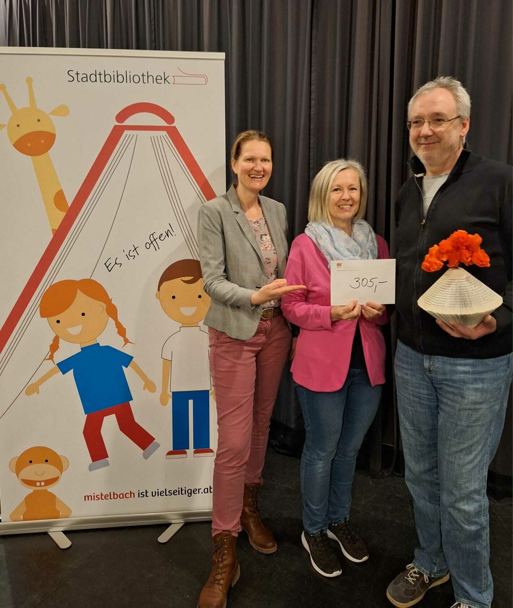 Buchkunst: Kummerer spendet an Frauenhaus - Mistelbach